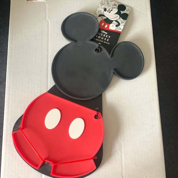 Disney | Kitchen | Disney Mickey Mouse 2pc Silicone Trivet Nwt | Poshmark